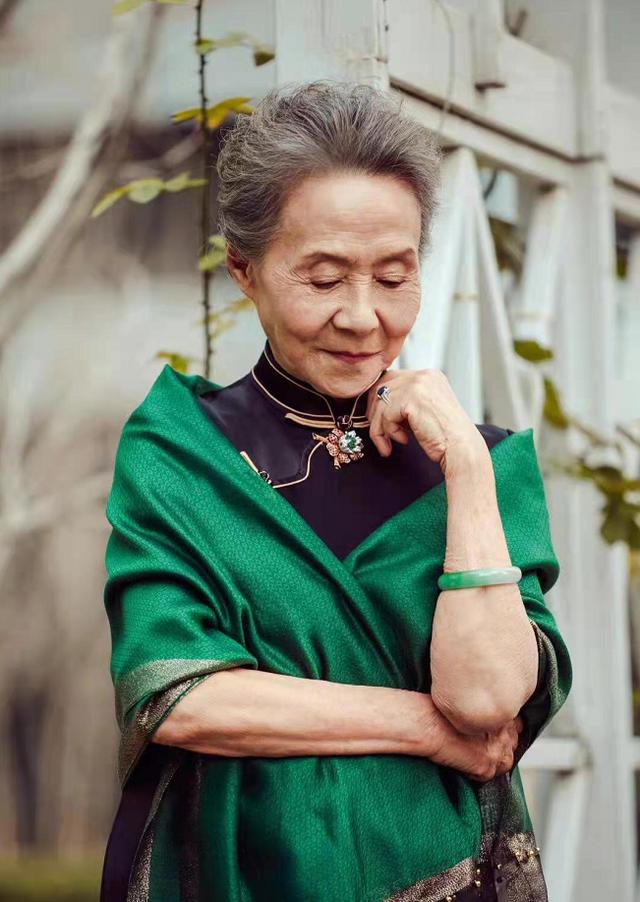 "Elegant grandma" Wu Yanshu has a really good temperament, the ...