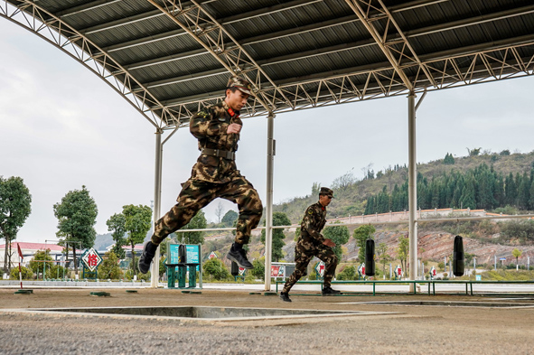 Defeat the 400-meter obstacle, the old and new PK releases "the power ...