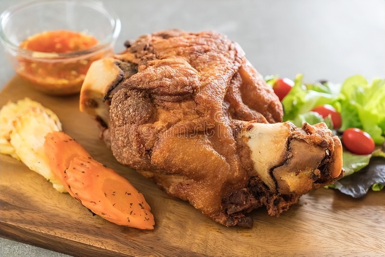 How was the historical German pig's foot born? - iNEWS