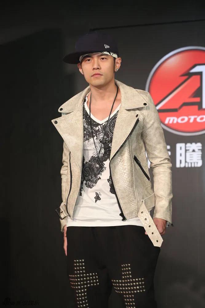 Why did singer TanK disappear?It used to be a fire all over the streets ...