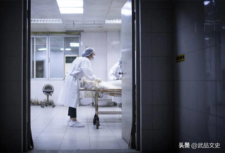 After dissecting 3,000 corpses, the old Japanese forensic doctor sighed ...