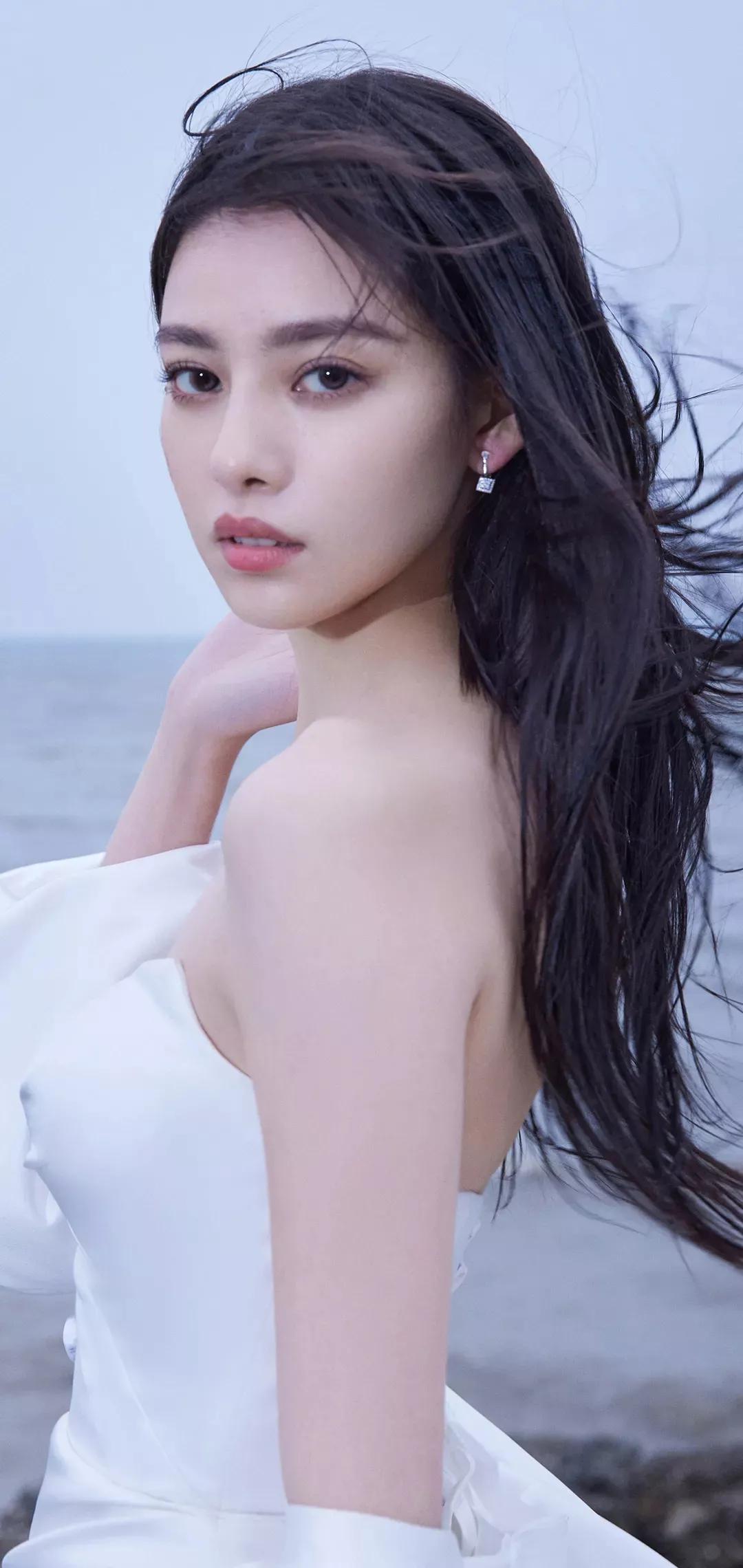 Full screen picture of Zhang Yishang - iNEWS