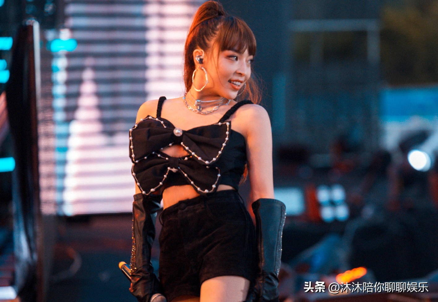 Equipment failure strong rescue! VaVa playing tricks on GAI Chaotianmen, I want to grab meat in ...