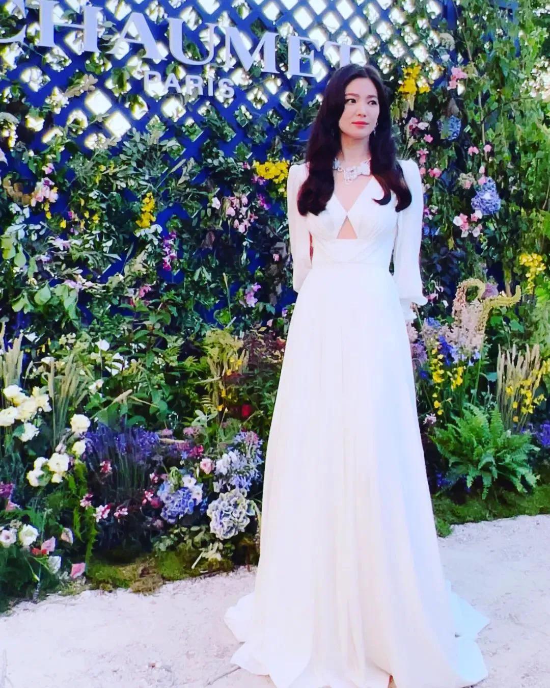 Ms. Qiao, who is beautiful and open at the Chaumet dinner in Paris, is ...