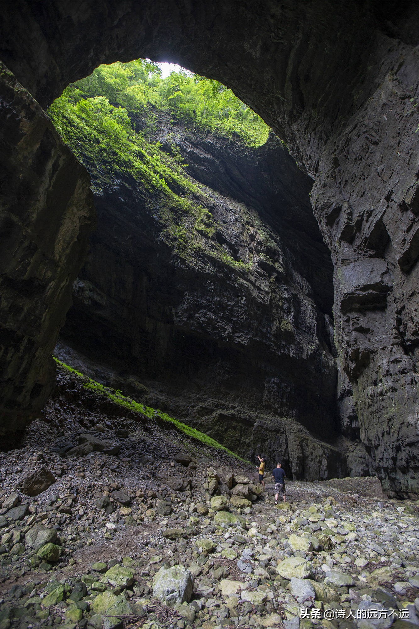 Majestic!This cave in Wulong has the highest cave hall in the world ...