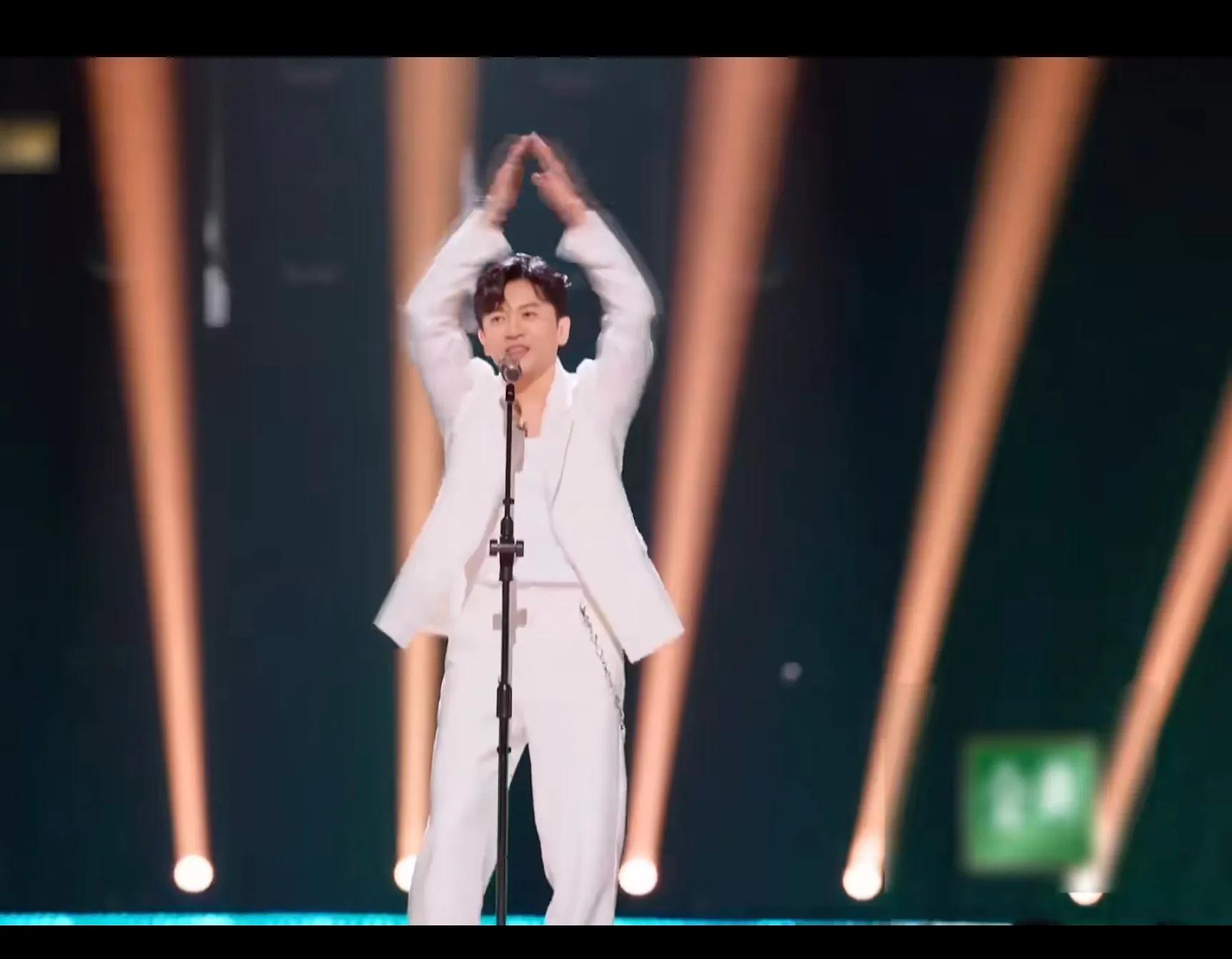 Seeing you again after overcoming all obstacles, you are full of ...