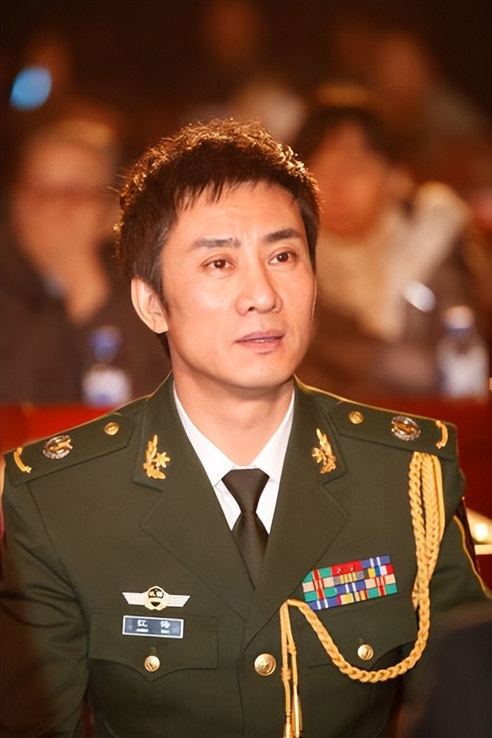 Military singer Jiang Tao: A poor boy marries a rich girl. After ...