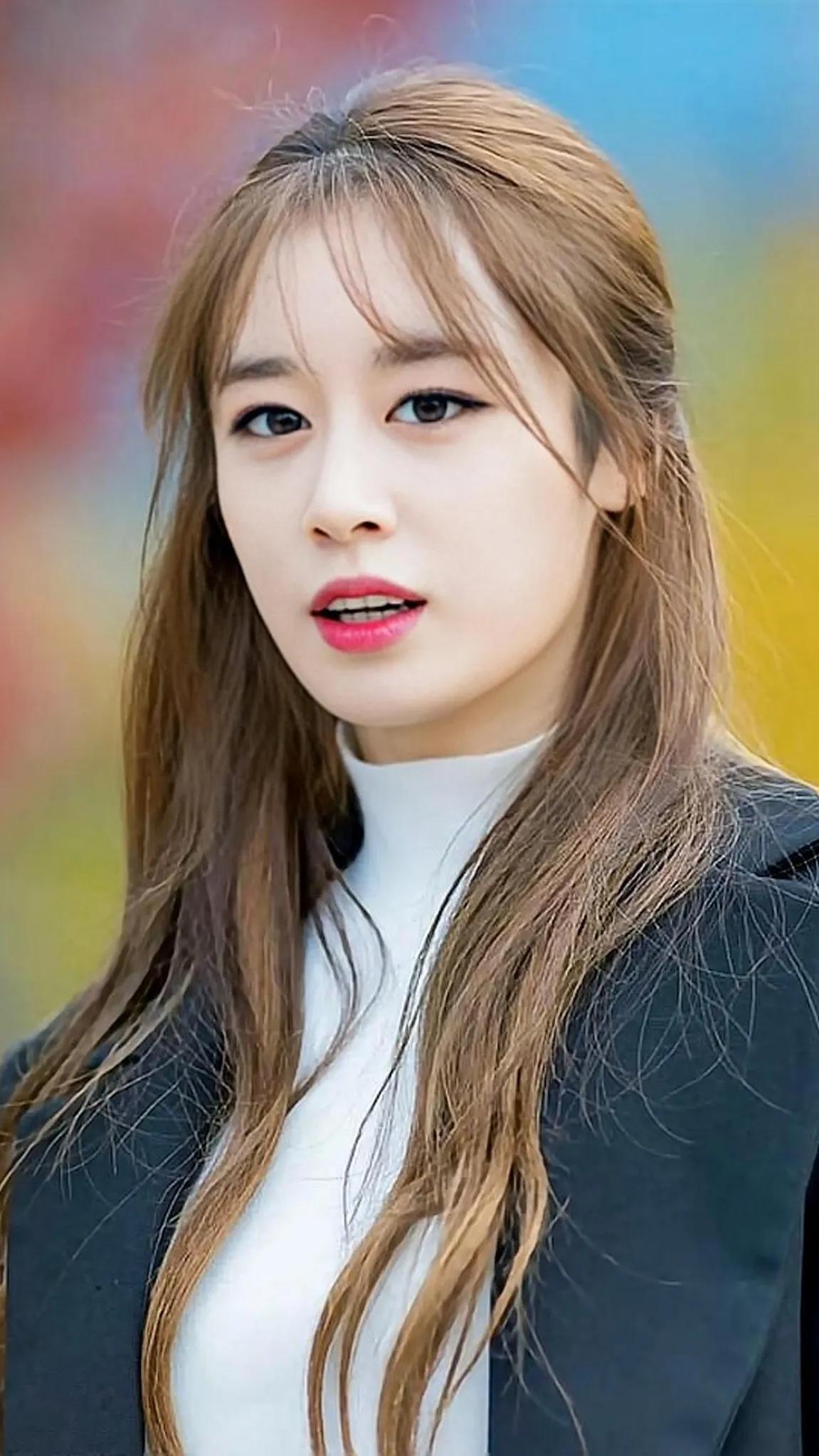 Park Ji-yeon - iNEWS