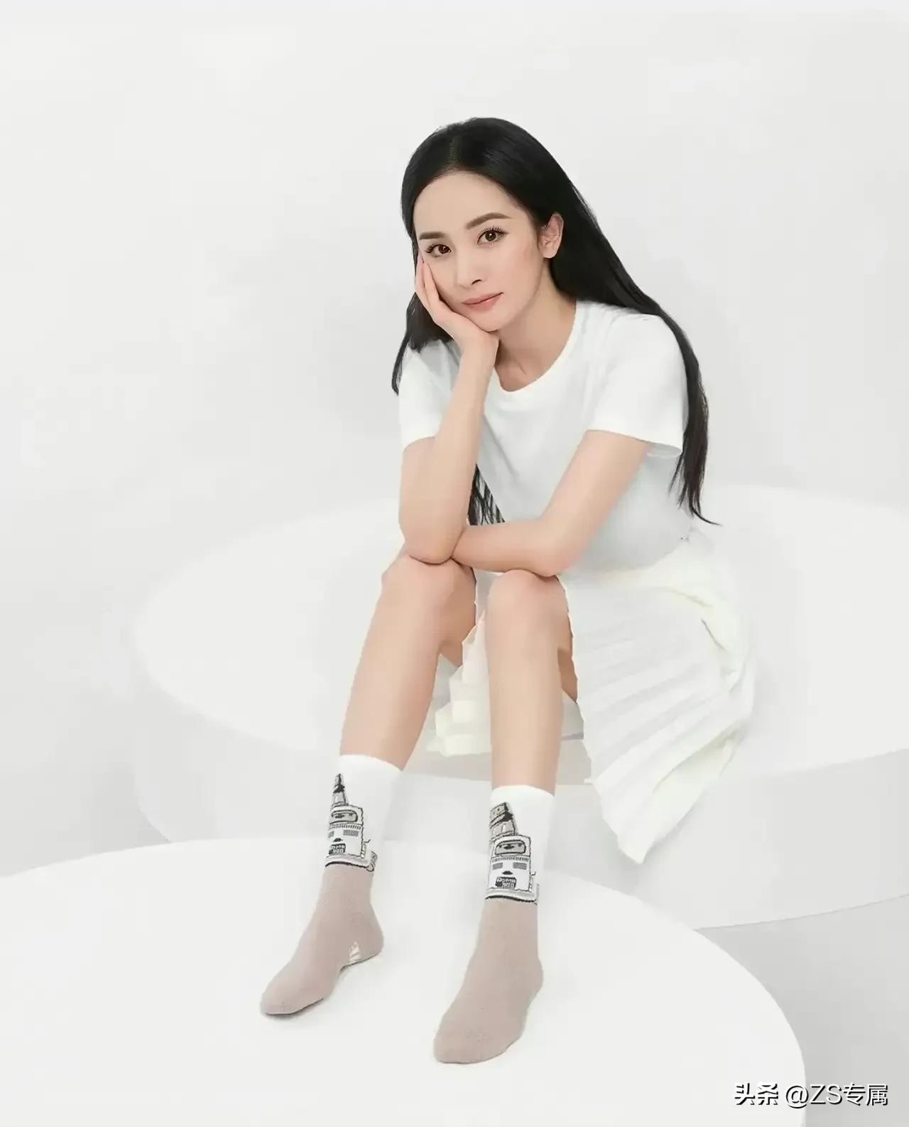 Beautiful legs of Yang Mi and Lin Chiling - iNEWS