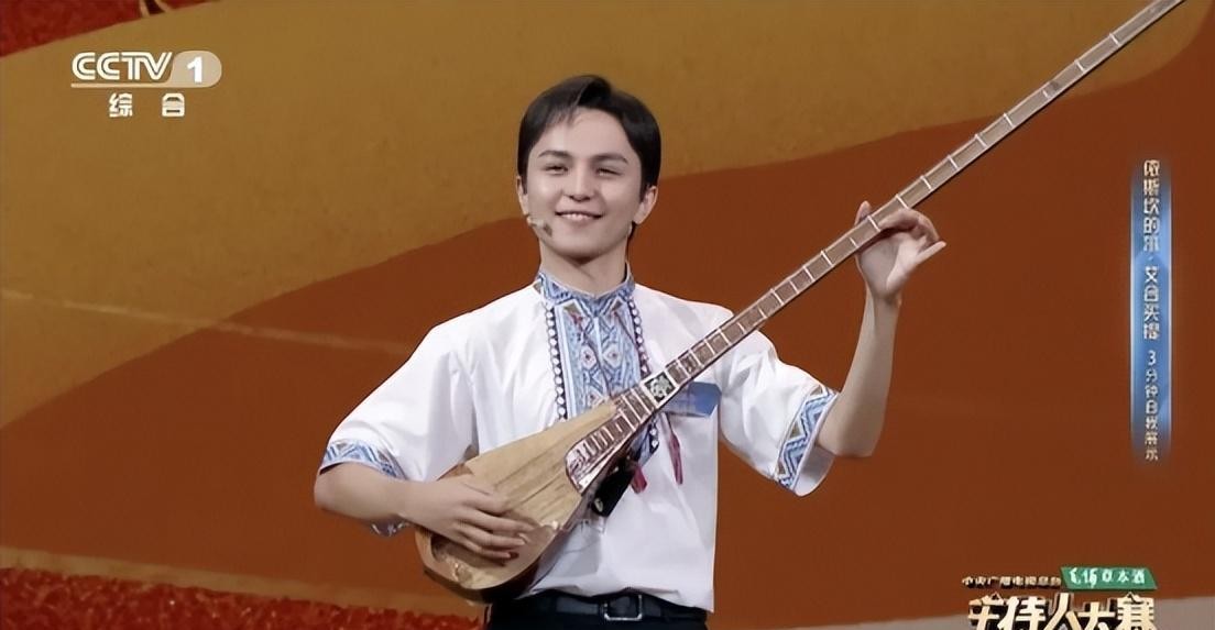 Yi Si: First show on CCTV-3 "Fighting More and More Courageous", like ...