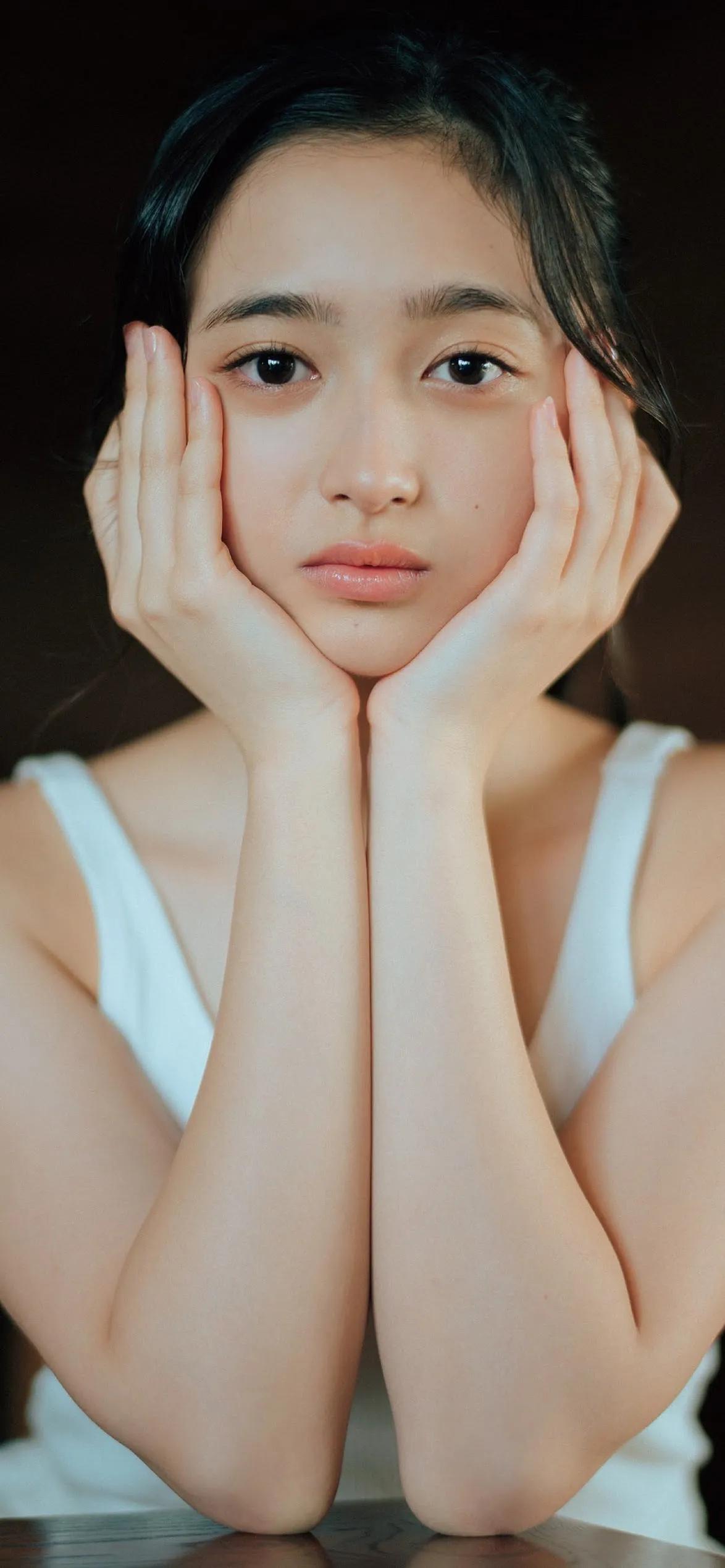 Photo album of Japanese post-05 popular actress Kazuo Inoue gentle and ...