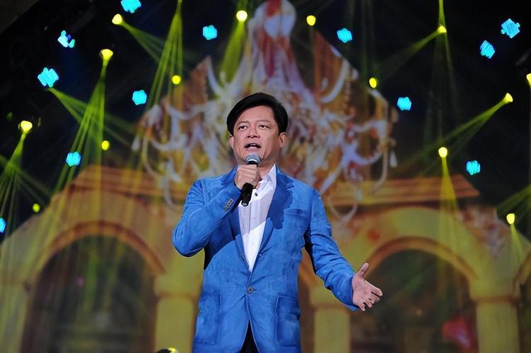 64-year-old Warren Mok's latest situation exposed! Showing affection ...