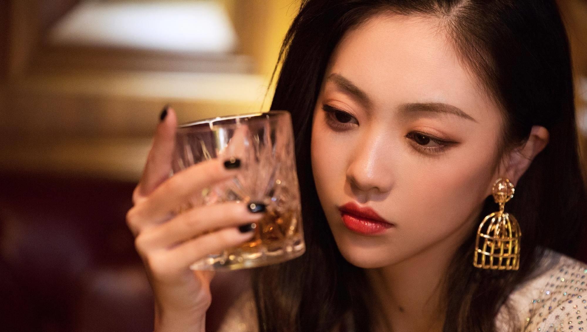 Wang Jiayin: She bumps into Jiang Yan, who debuted in the same talent ...