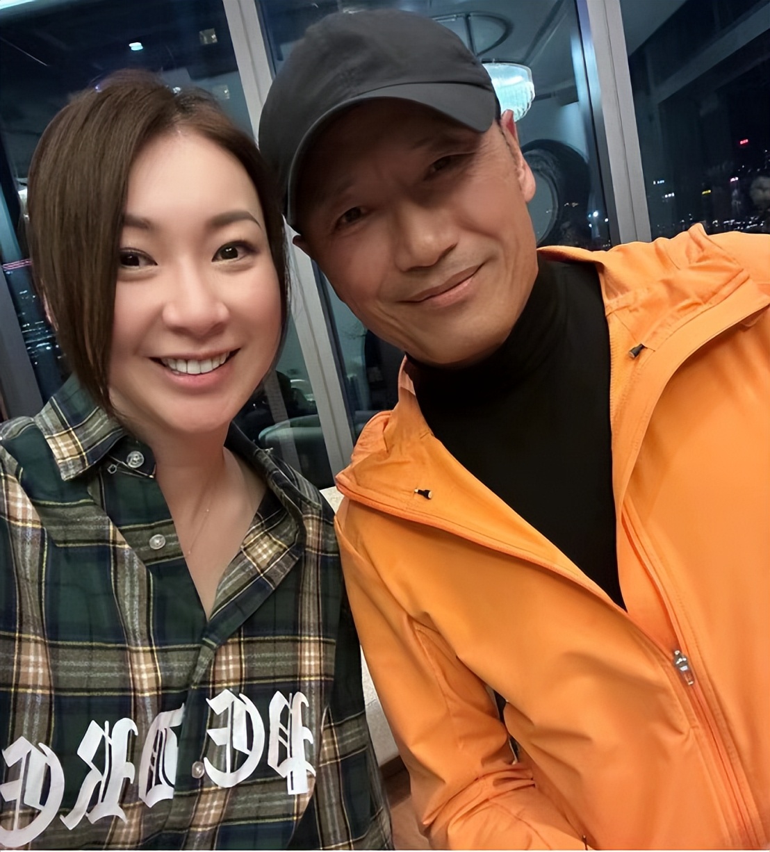 Hong Kong Stars celebrate the New Year!Miao Qiaowei is still handsome ...