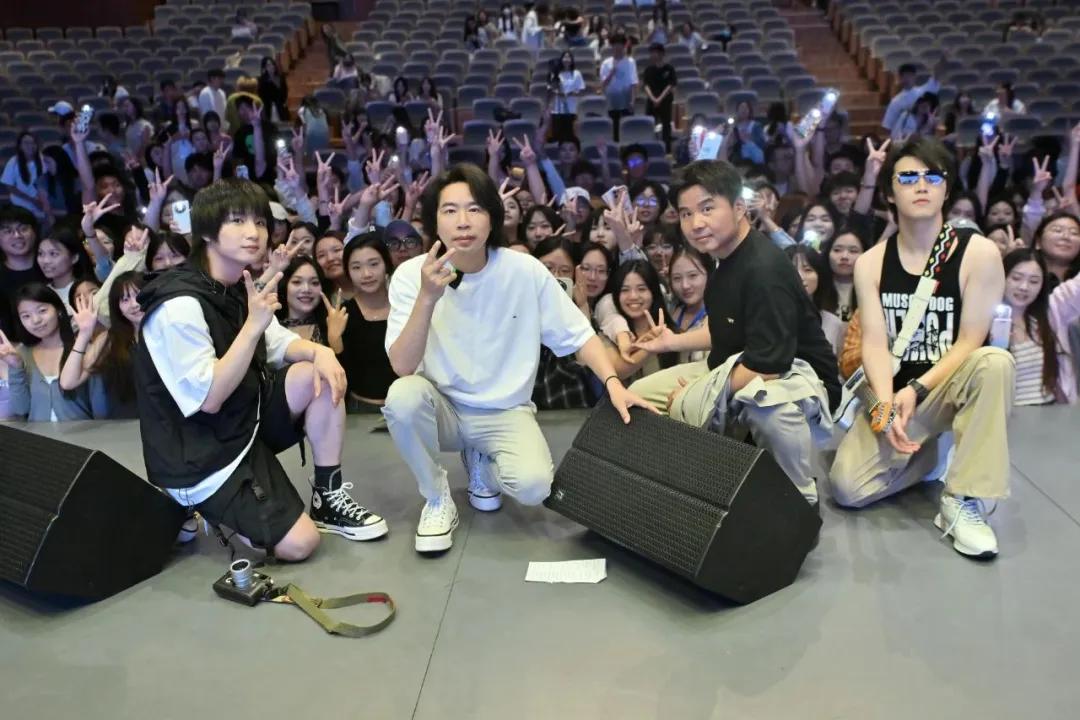 Take your father to a youth concert! Shuimu Nianhua's concert tour in ...