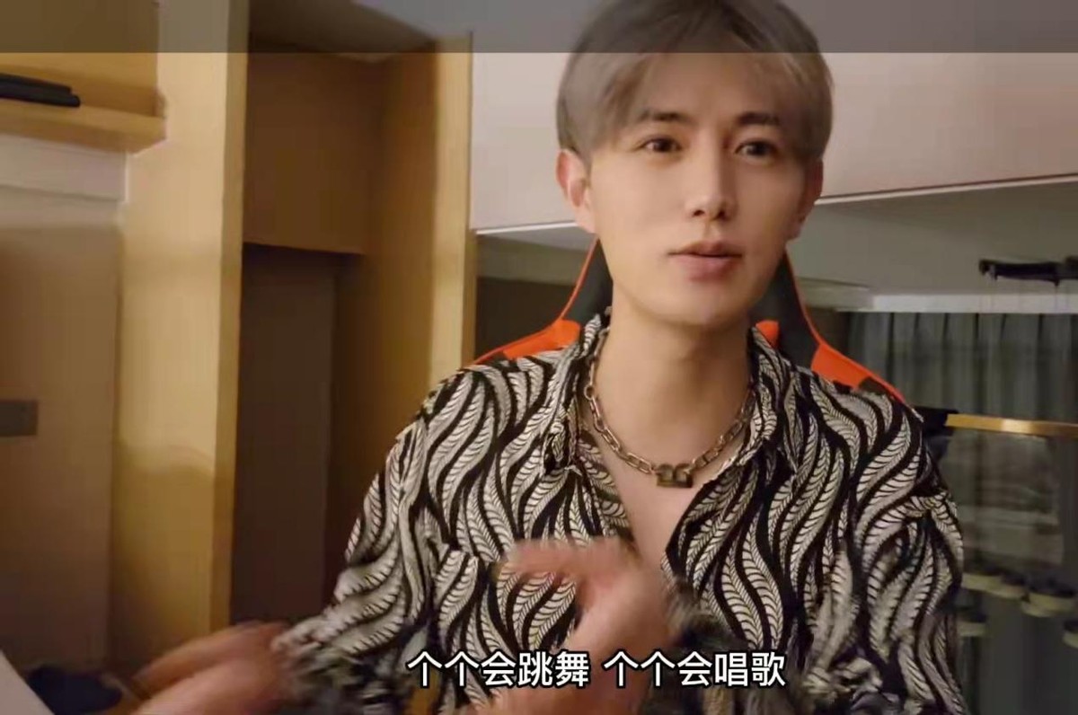 Tong Jincheng is back, going to Yunnan with 30 beauties and ...