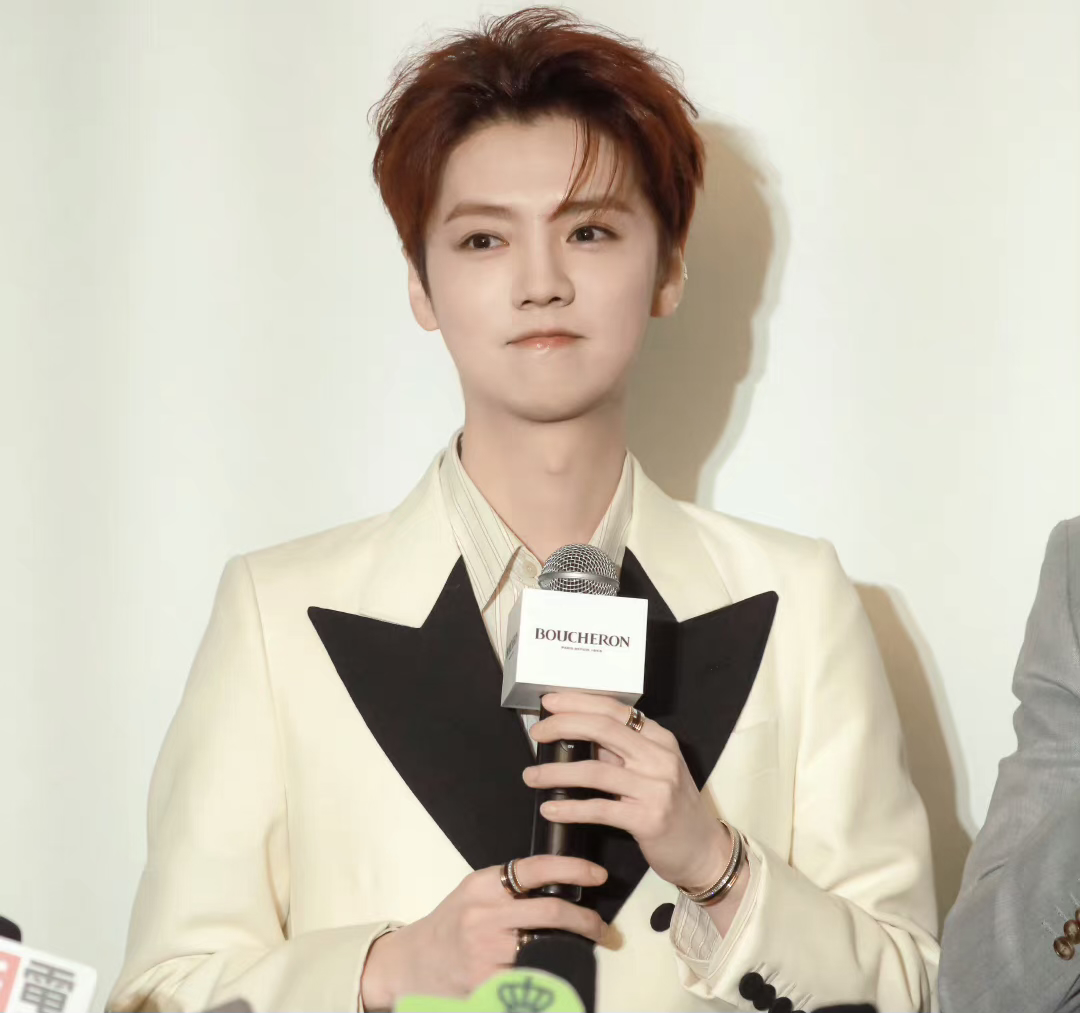 Lu Han, Wu Lei, Zhao Lusi, Chen Zheyuan, Luo Yunxi, Yao Anna - iMedia