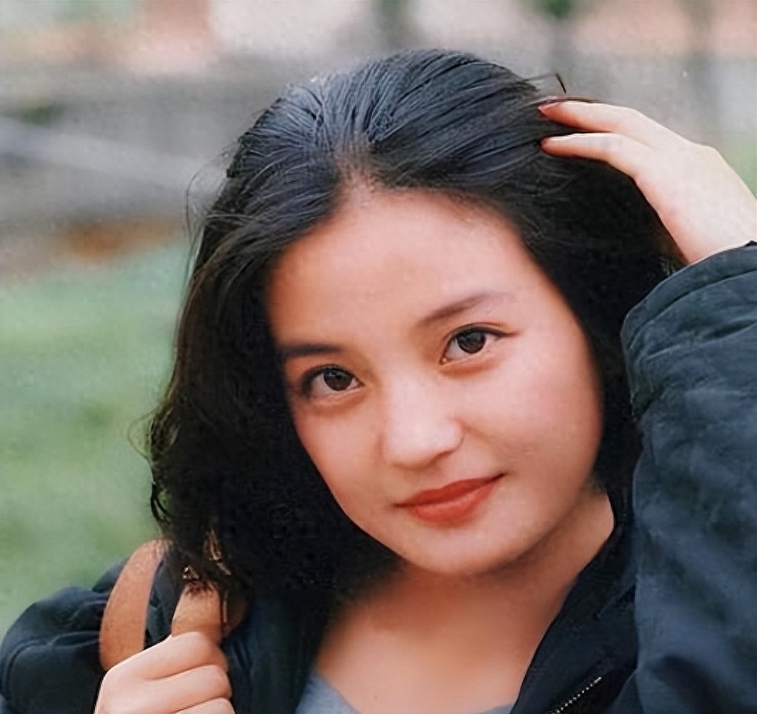 Zhao Wei: From "National Little Swallow" to the ups and downs of a precarious life - iMedia