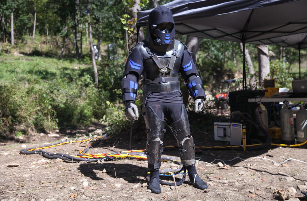 How does it feel to be swallowed by a snake?Scientists "fed snakes with ...