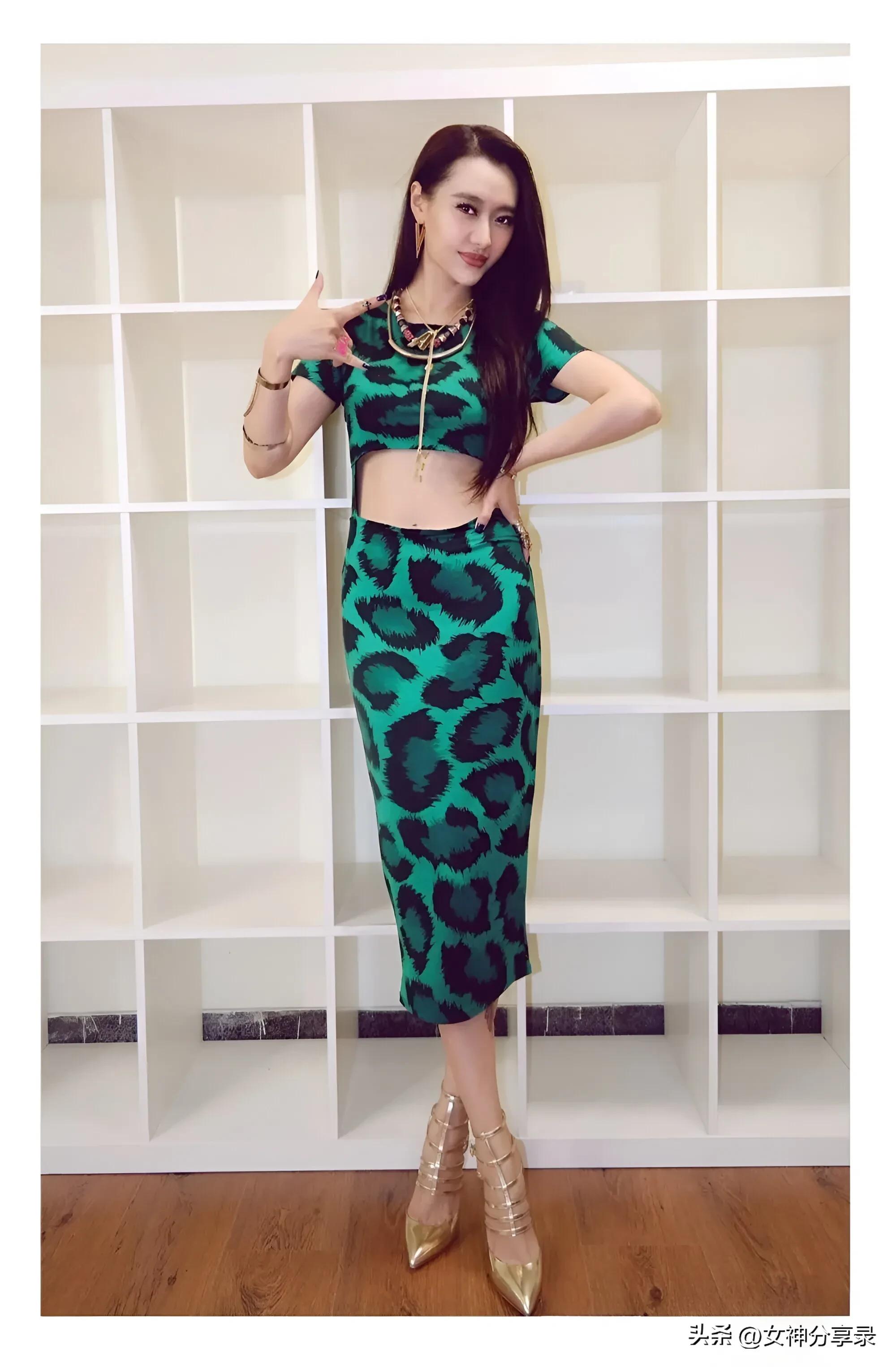 "Rave Queen" female singer with her unique voice and stage show is a ...