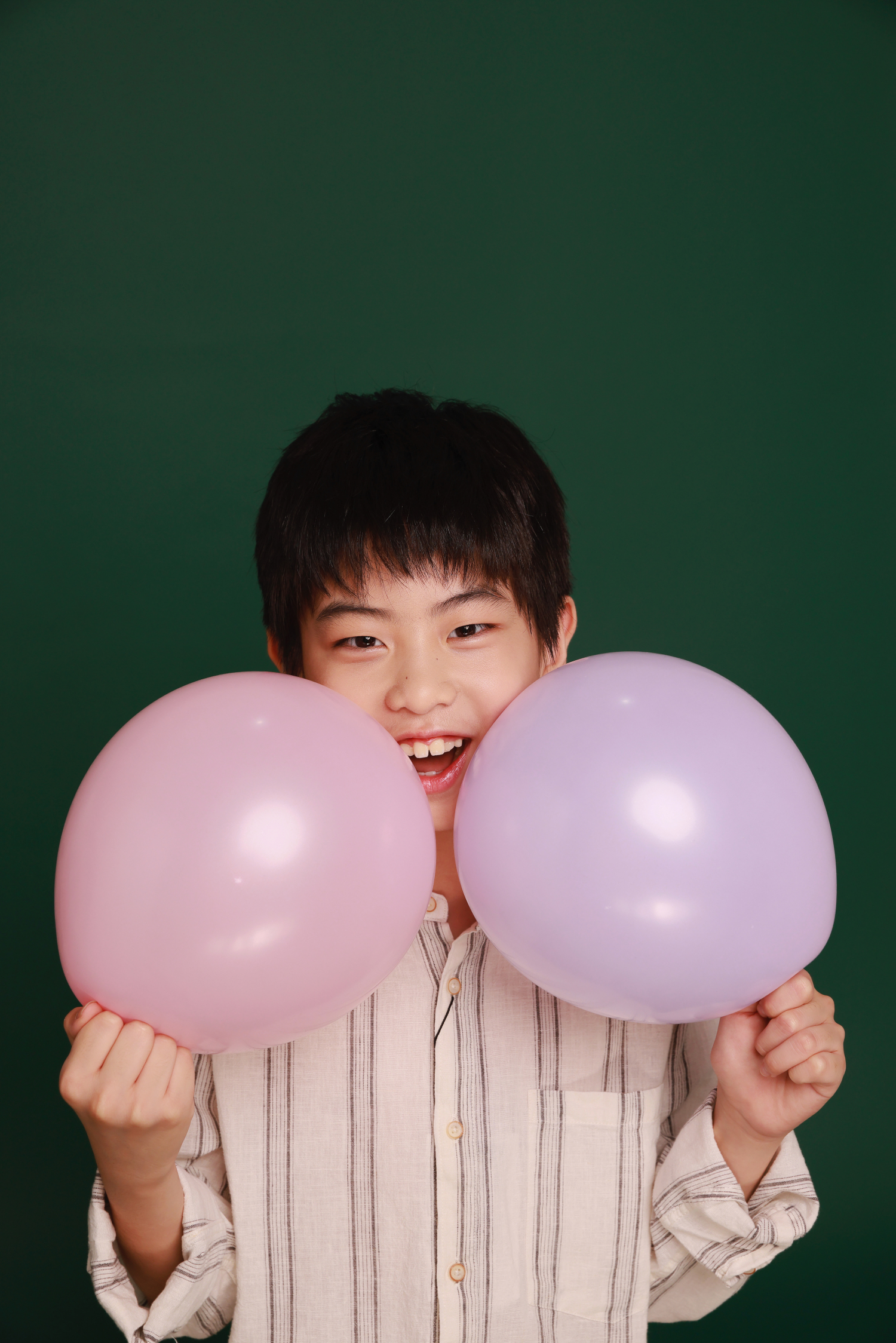 Child star Li Peizhe was invited to an exclusive interview in the ...