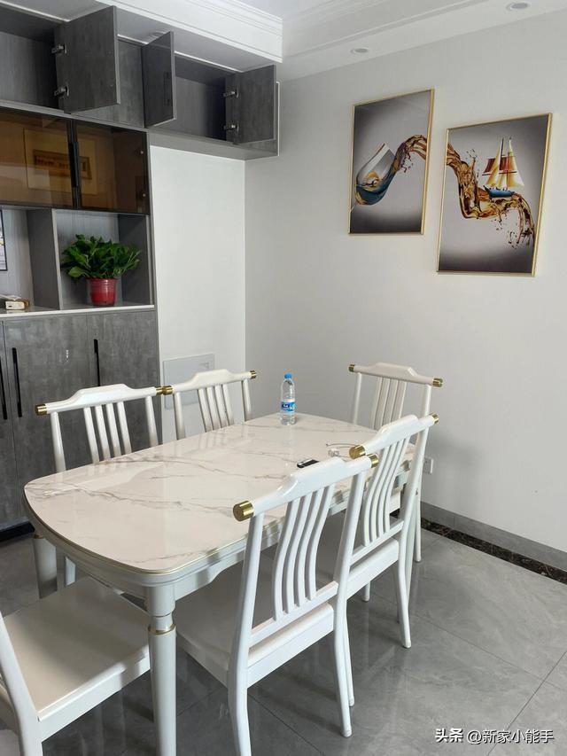 His 85-square-meter relocated house, the whole house was designed by ...