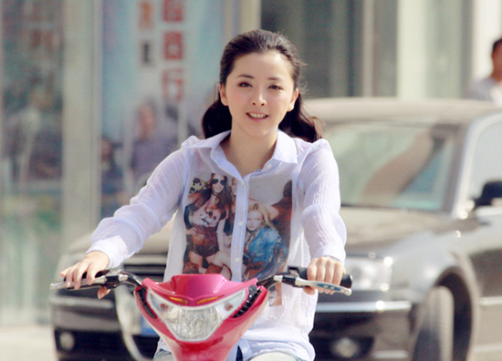 Huang Xiaolei: At the age of 28, she won the Best Newcomer Award, and ...