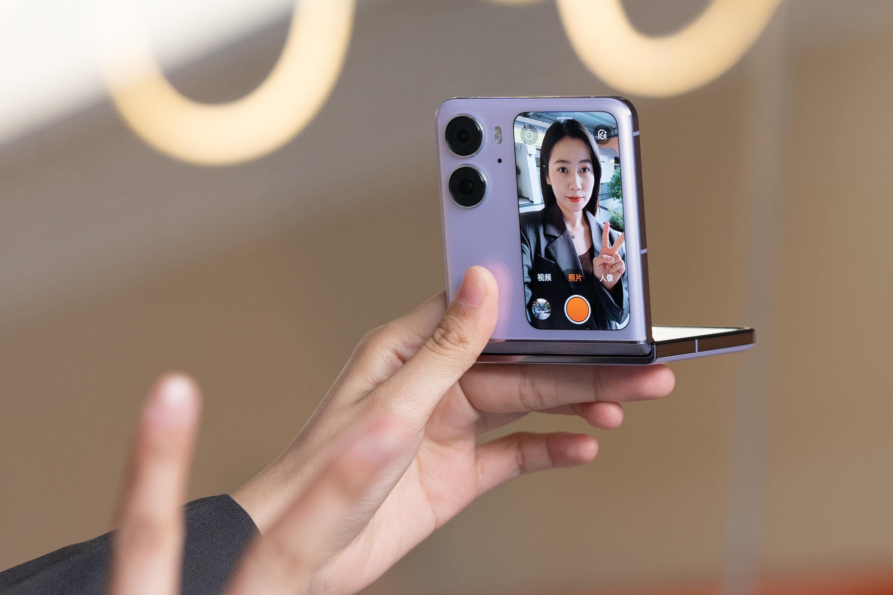 The large external screen conquers many netizens, and Find N2 Flip ...