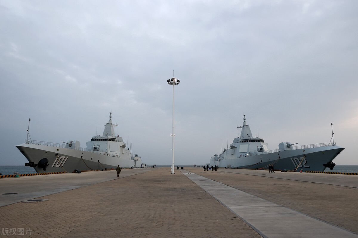 Type 055 guided missile destroyer: the strongest surface warship in ...