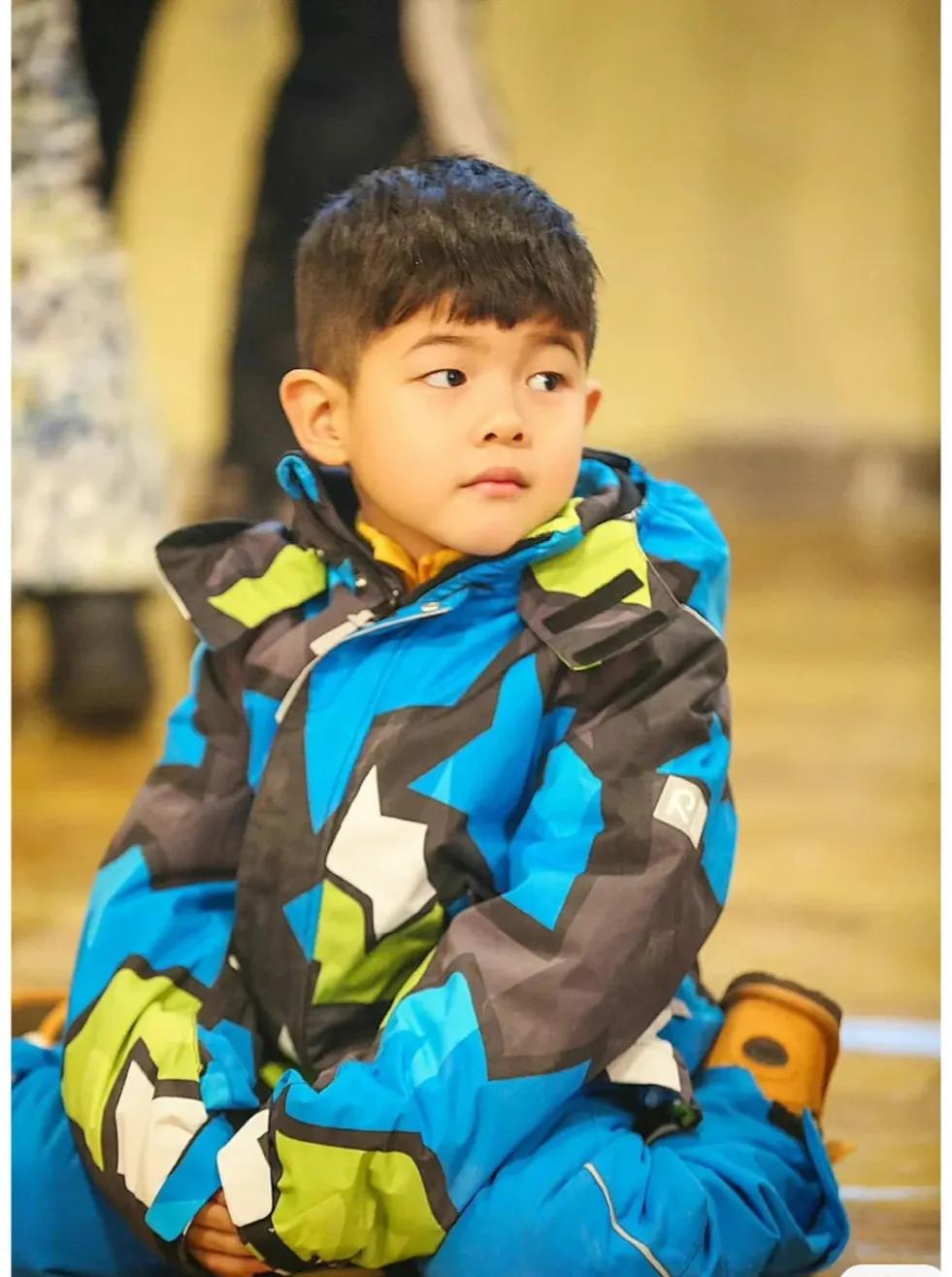 Sha Yi posted family photos on 520 to share sweetness, 12-year-old Anji ...