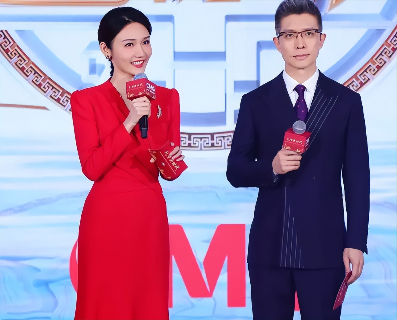 CCTV International Channel has a new anchor, with a Chinese character ...