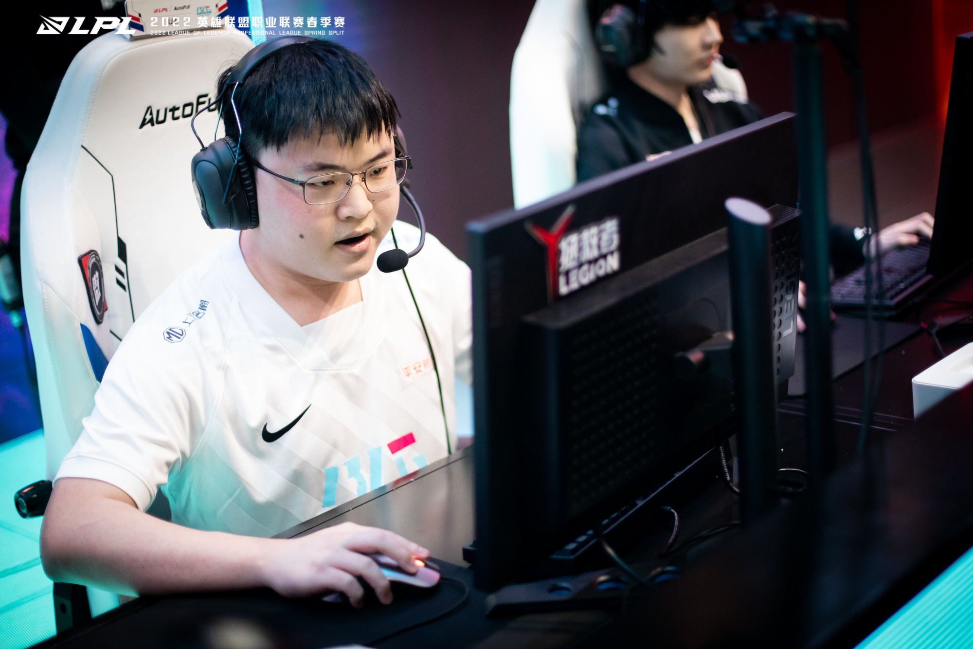 Theshy gets punched again!RNG upset WE, BLG's key battle Uzi continued to start - iNEWS