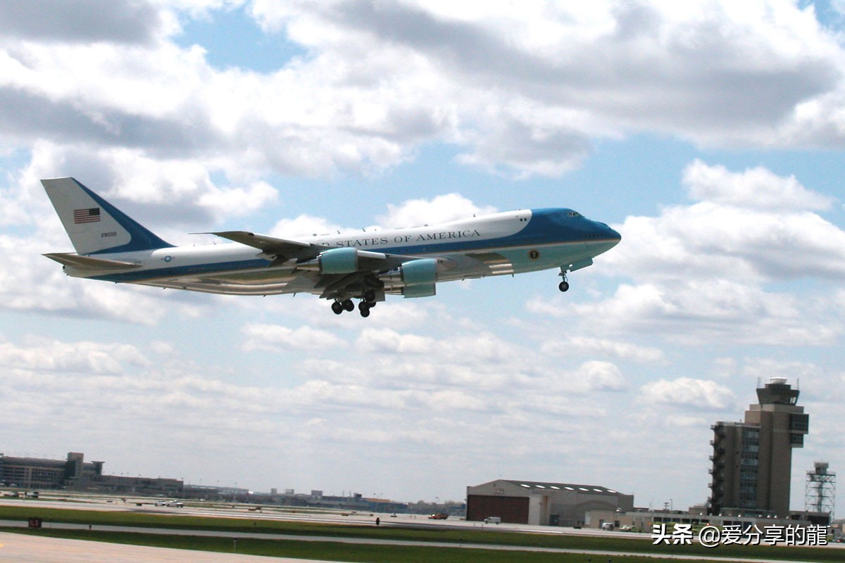 VC-25 Air Force One - iNEWS