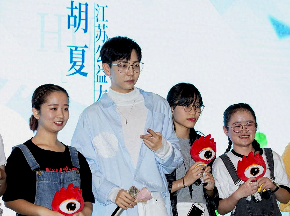 Hu Xia, who became a hit in "Those Years", how is her singing skills ...