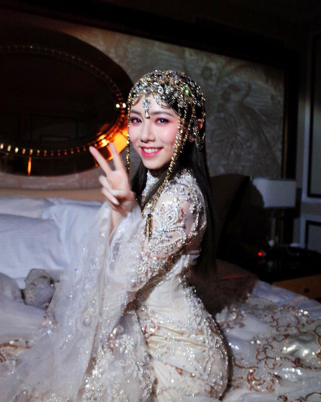 Deng Ziqi, the young queen of the music world, has set many unmatched ...