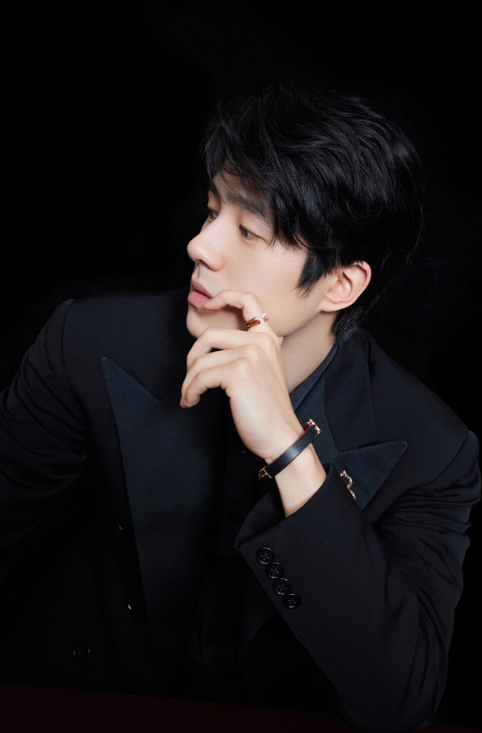 Liu Haoran responded that after digging his feet and smelling his hands ...
