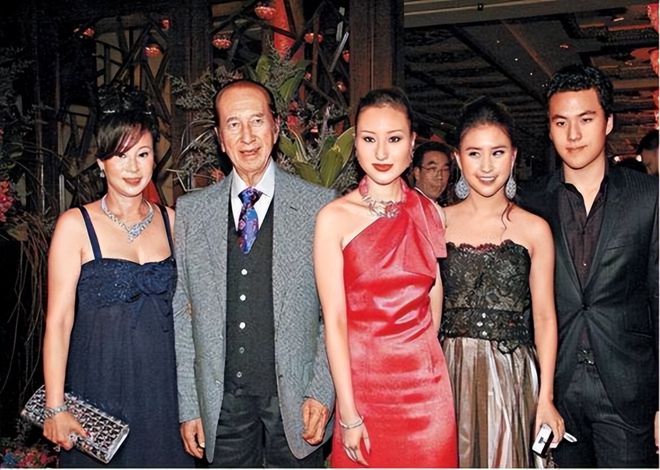 The mysterious son of the gambling king who had been hiding for 28 ...