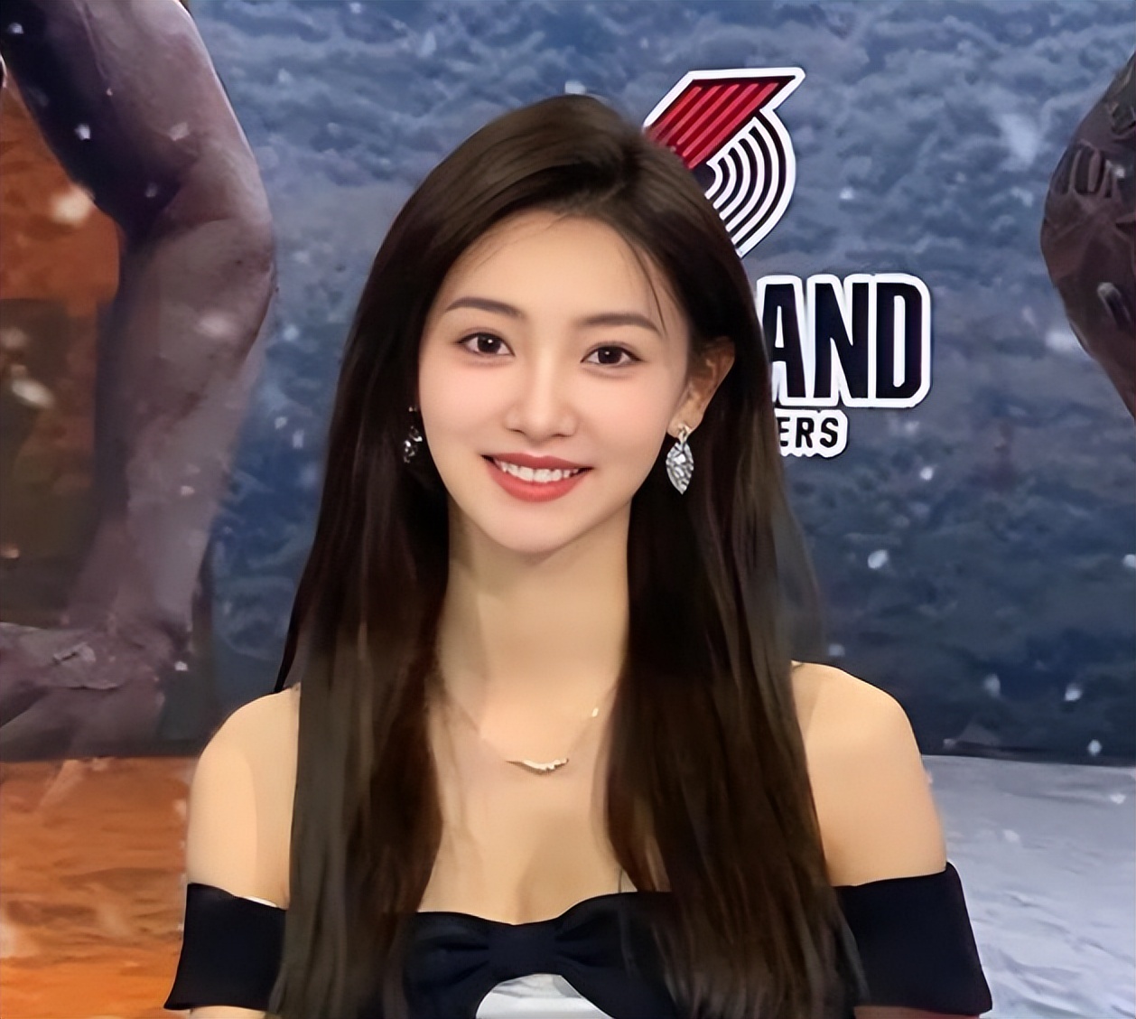 Super anchorwoman debut! CCTV's amazing rookie ignited the craze of ...