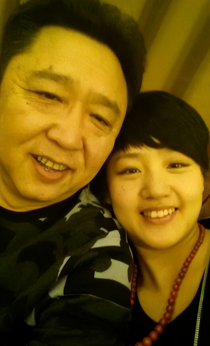 Yu Qian and his wife are in the same frame, the girlish temperament is lovable! - iMedia