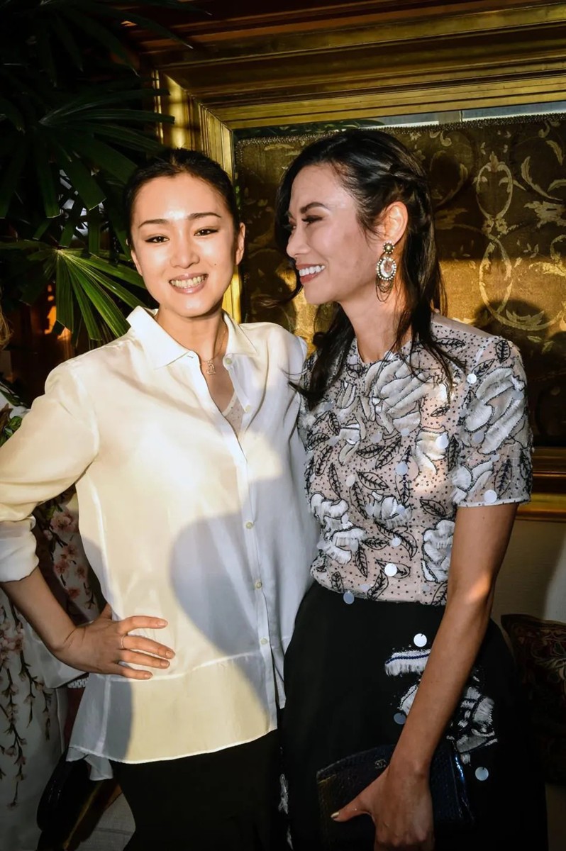 Deng Wendi lost too hard in the same frame as Gong Li! A lady dresses ...