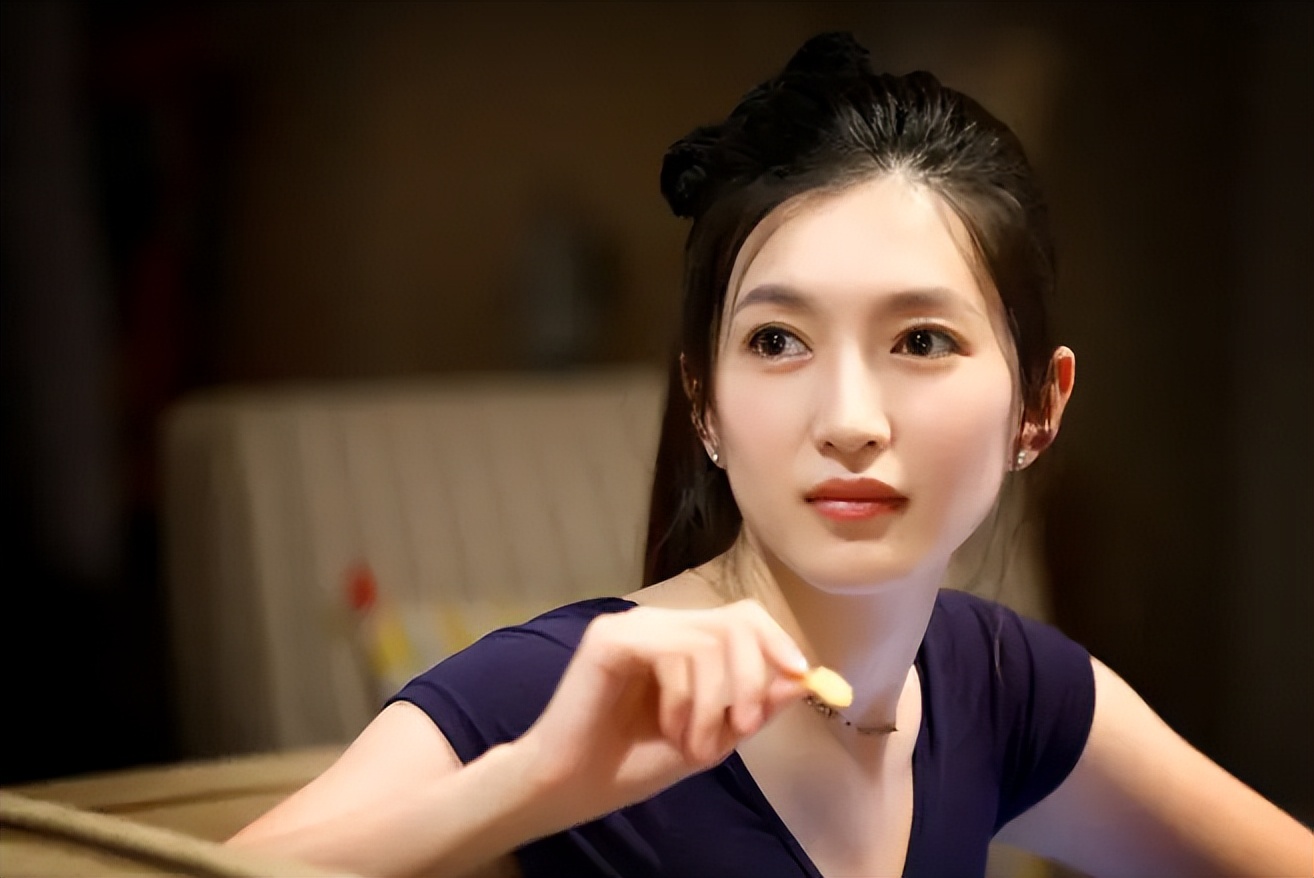 More inside stories were exposed. This time, 36-year-old Jiang Shuying's "underpants" were ...