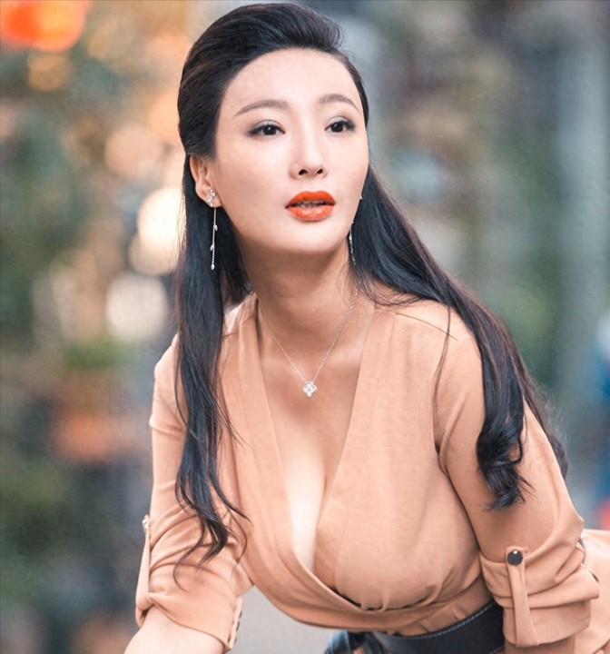 The transformation of the breast goddess was criticized! Wang Li Danni did not give up, and her ...