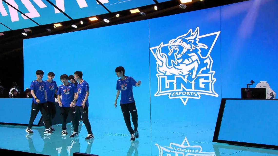 Theshy missed the World Championship, Doinb regained his confidence!LNG dry crushing WBG, UZI ...