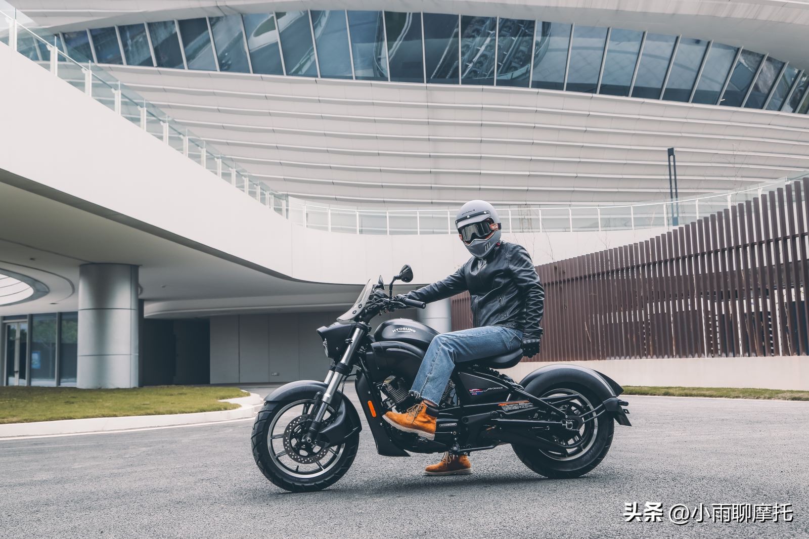 V-shaped twin cylinder, FCC sliding clutch, Continental belt, this ...