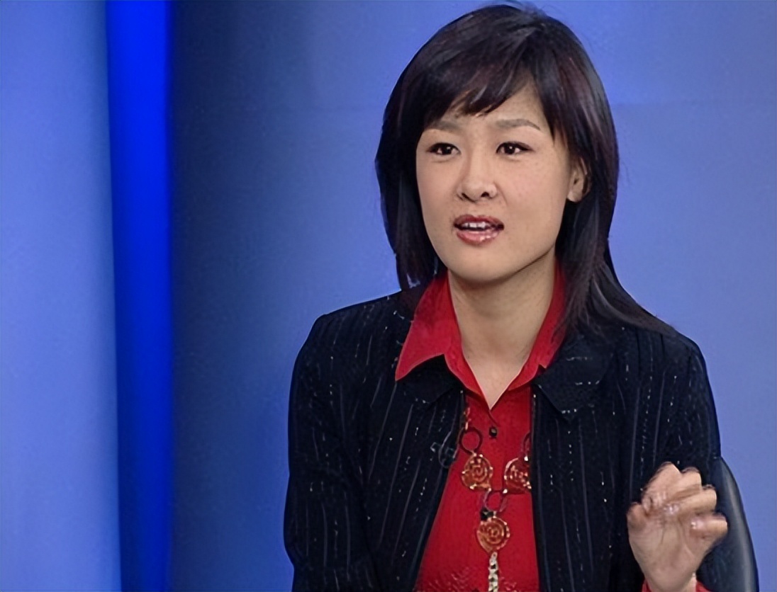 In the past, the famous CCTV hostess came and went freely on the stage ...