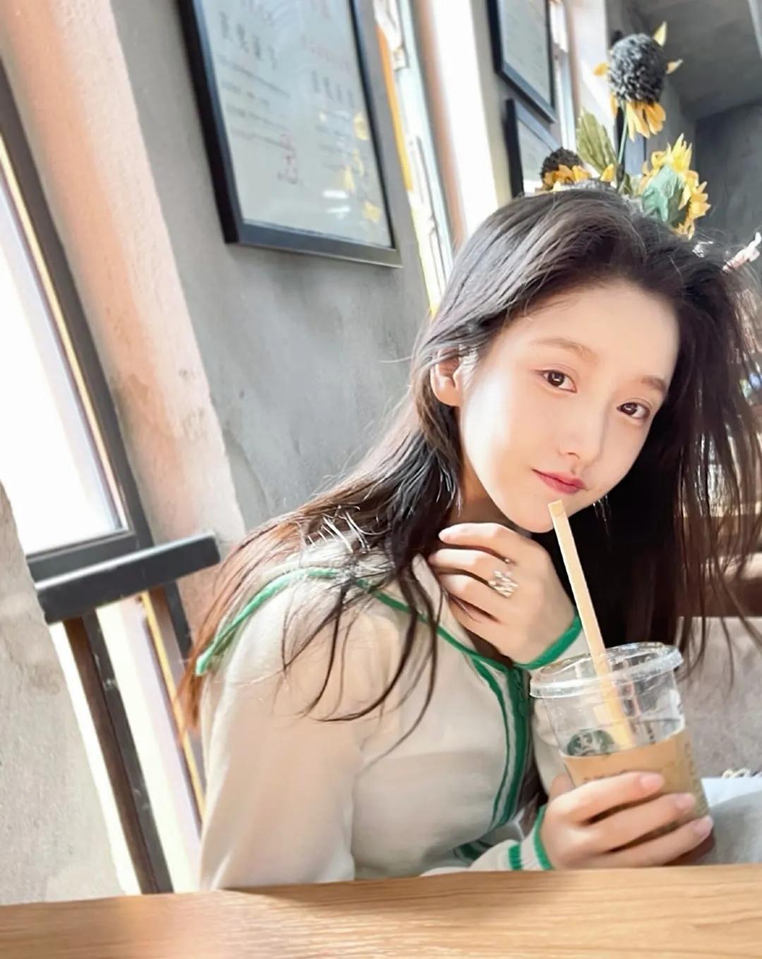 Jiang Zhenyu, really beautiful - iNEWS