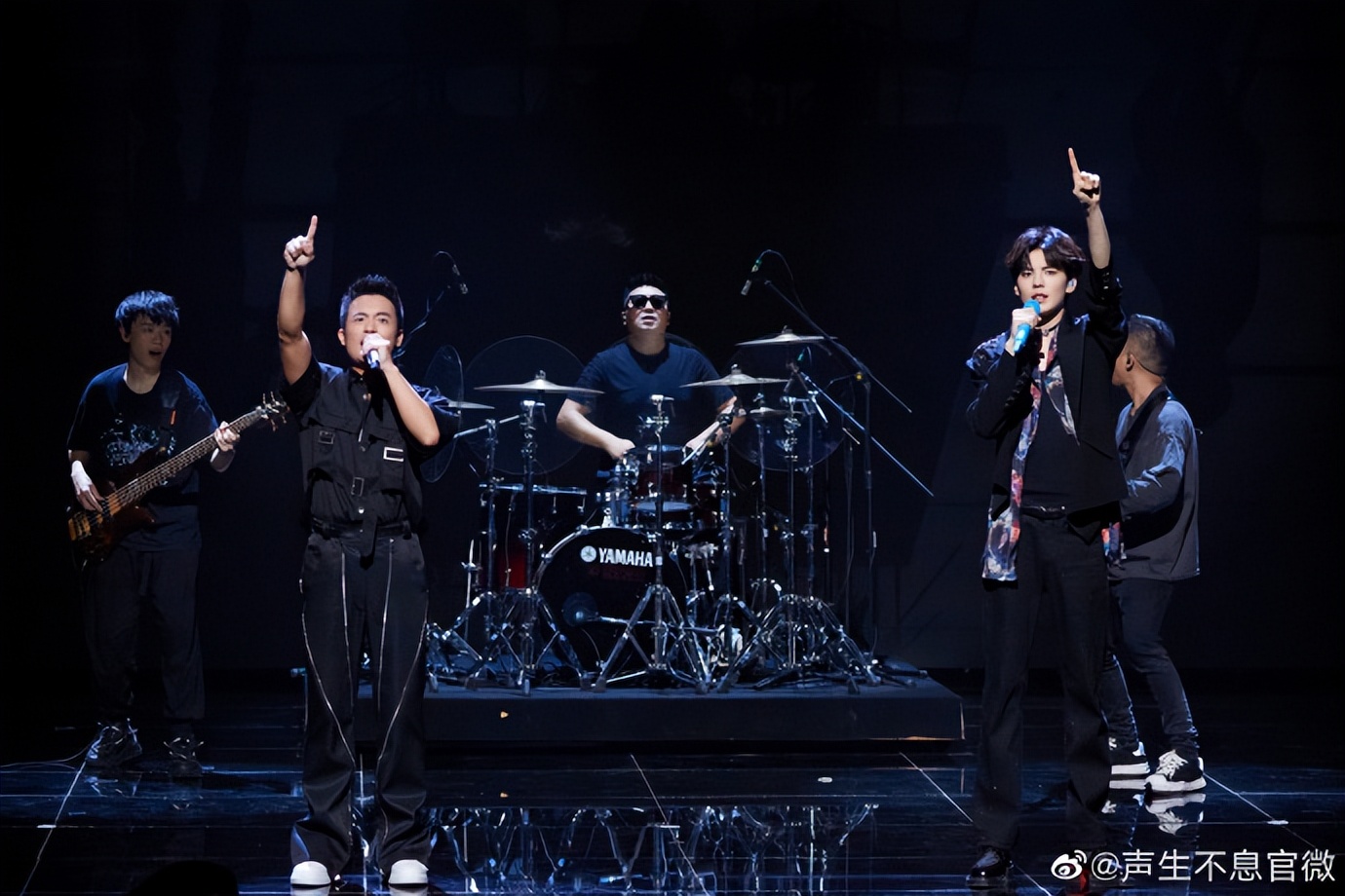 On the song list of the four males who live forever: Na Ying and Mo ...