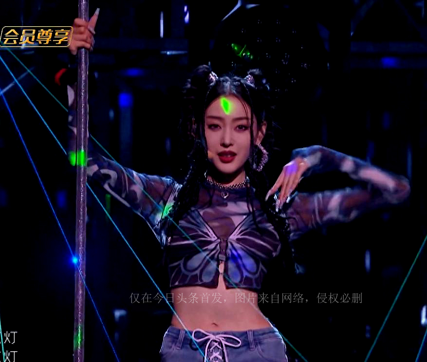 Help, why is the stage of "Sisters Who Make Waves" so boring? - iMedia