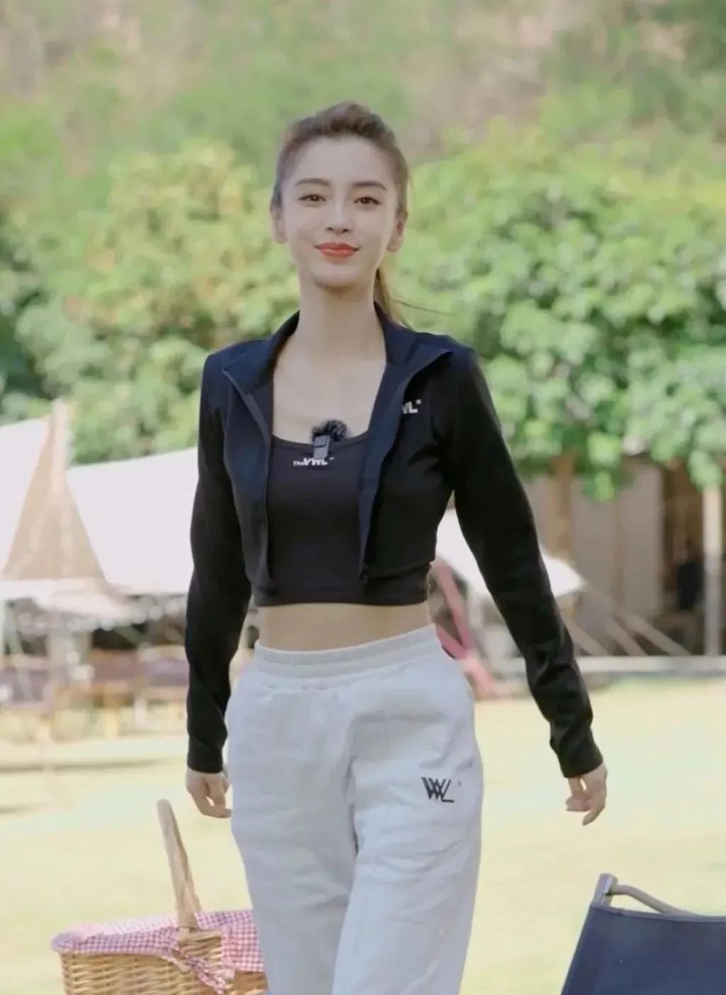 Yang Ying, Liu Yan, Wu Xuanyi wears yoga clothes, turns into a fitness ...