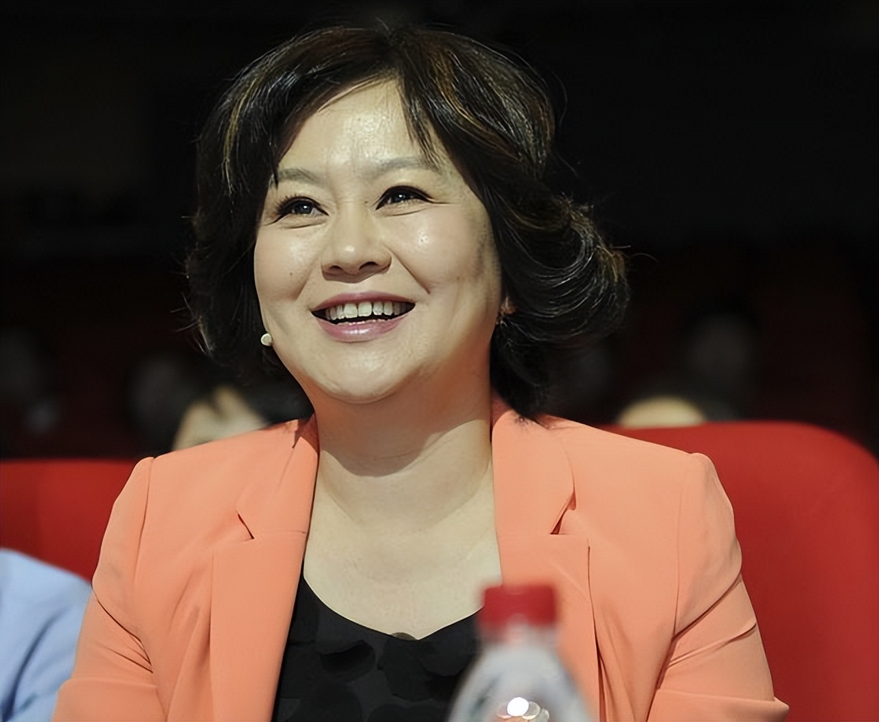 The husband did not grow up after marriage, but Ju Ping's sister only ...